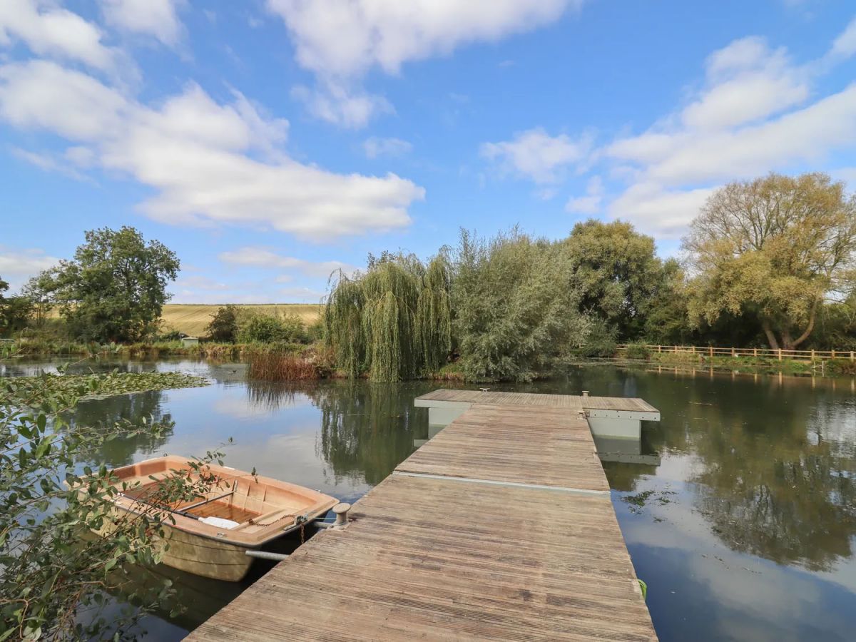 Bridge Lake Farm & Fishery in Chacombe - Chacombe, Oxfordshire | Self ...
