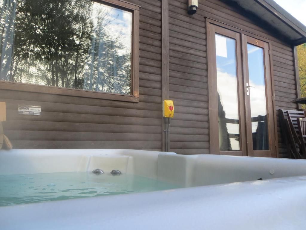 The Raddle Inn Log Cabins in Stoke-on-Trent - Stoke-On-Trent ...