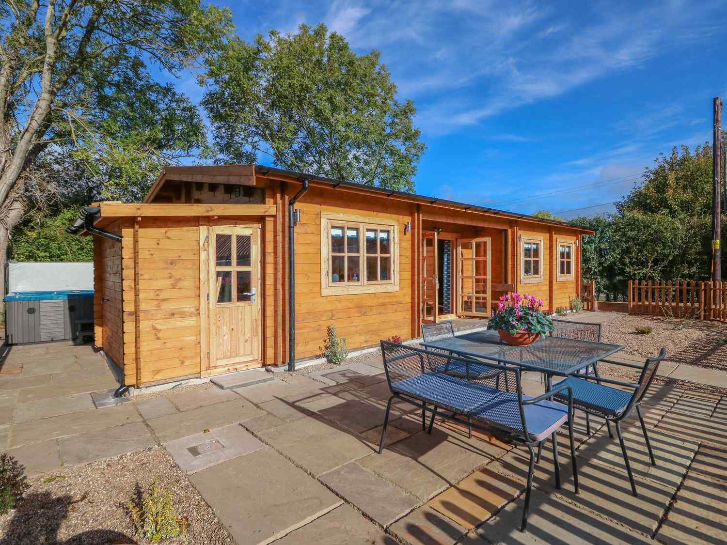 Tythe Lodge - Sleaford, Lincolnshire | Self Catering Holiday Lodges