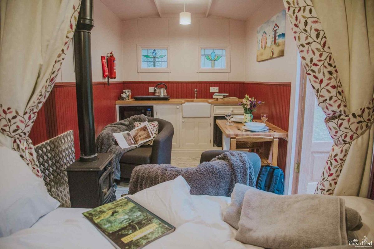 Goosewing Hut - Melton Constable, Norfolk | Self Catering Holiday Lodges