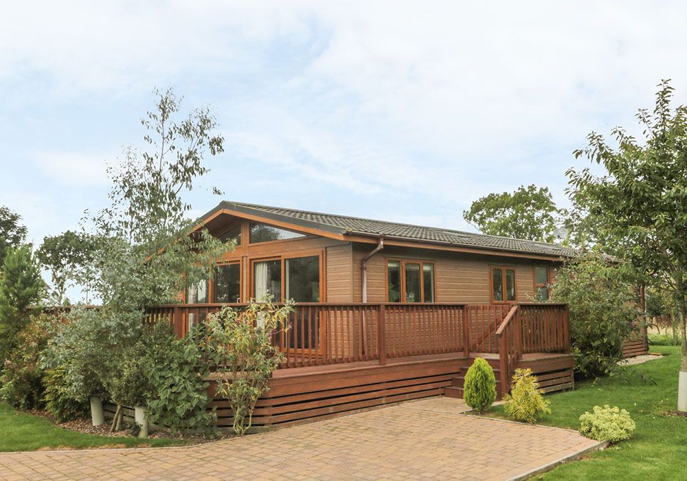 Jules Lodge at Brompton Lakes - Richmond, North Yorkshire | Self ...
