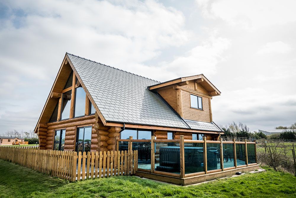 Cedar Lakeside Log Cabin at Ream Hills - Weeton, Preston, Lancashire ...