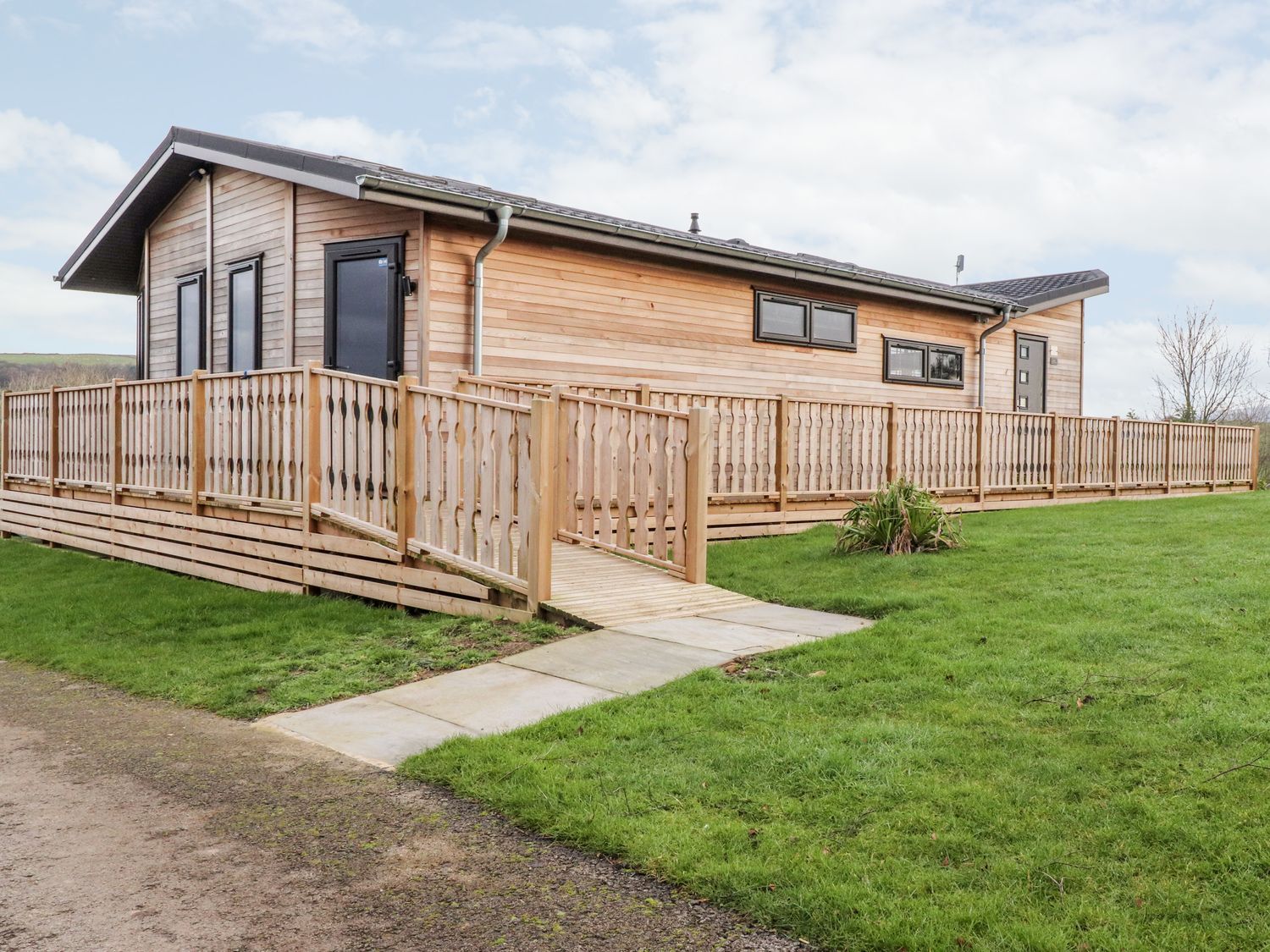 Holiday lodges with hot tubs in England, Scotland and Wales