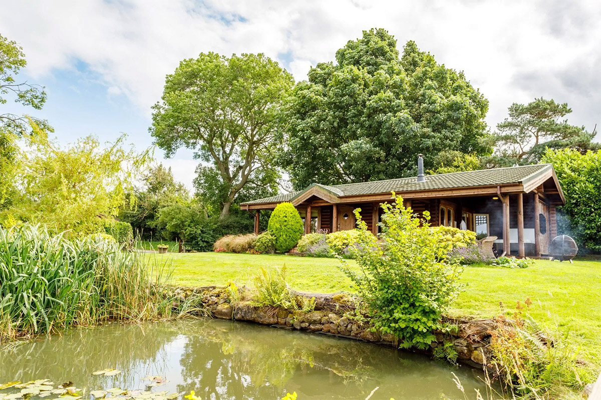 Spindrifter at Sun Hill Lodges. Pet friendly with hot tub