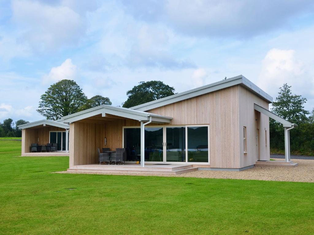 Executive Lakeside Lodge at Mullans Bay - Kesh, County Fermanagh | Self ...