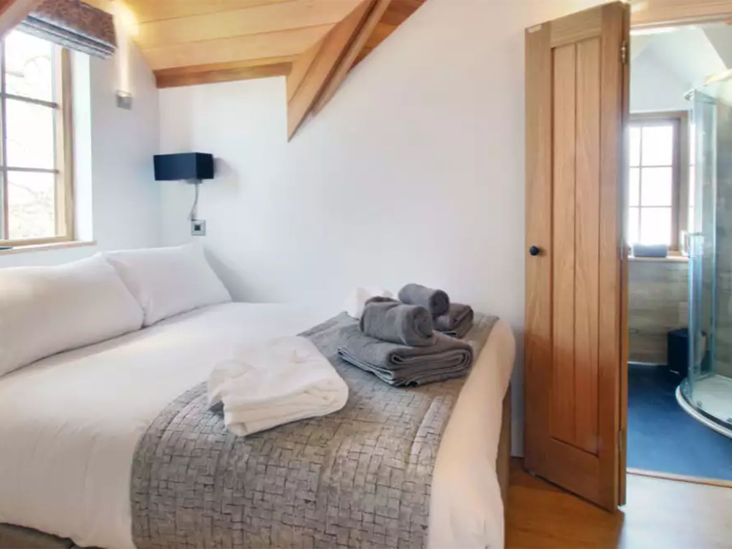 Luxury Treehouse Hot Tub Escape – Silvertree House, New Forest