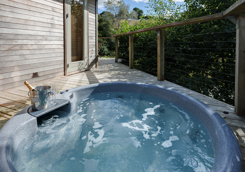 Stonerush Lakes - Looe, Cornwall | Self Catering Holiday Lodges