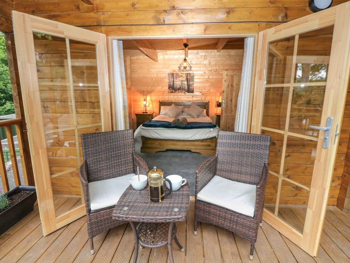 Bryn Derwen Lodge - Bangor, Gwynedd | Self Catering Holiday Lodges