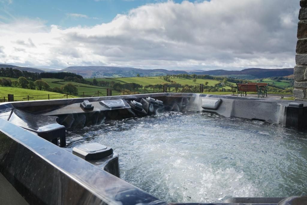 Hares View - Rhayader, Powys | Self Catering Holiday Lodges