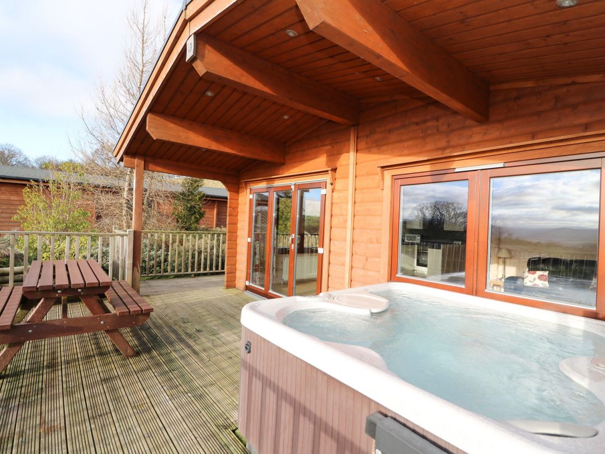 Hedgehogs View - Rhayader, Powys | Self Catering Holiday Lodges