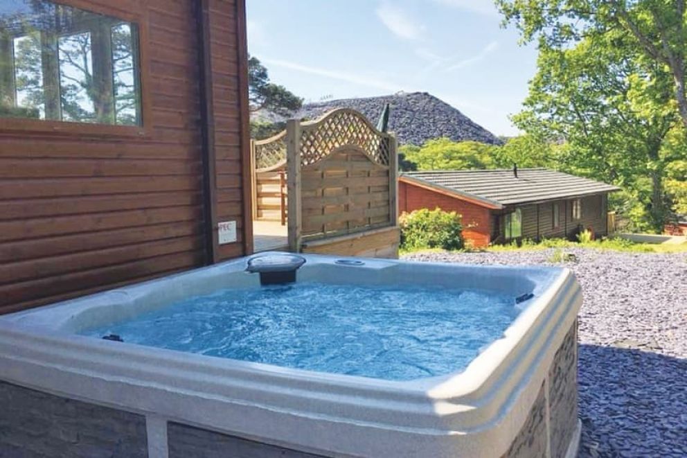 Ogwen Bank Country Park Bangor Gwynedd Self Catering Holiday Lodges