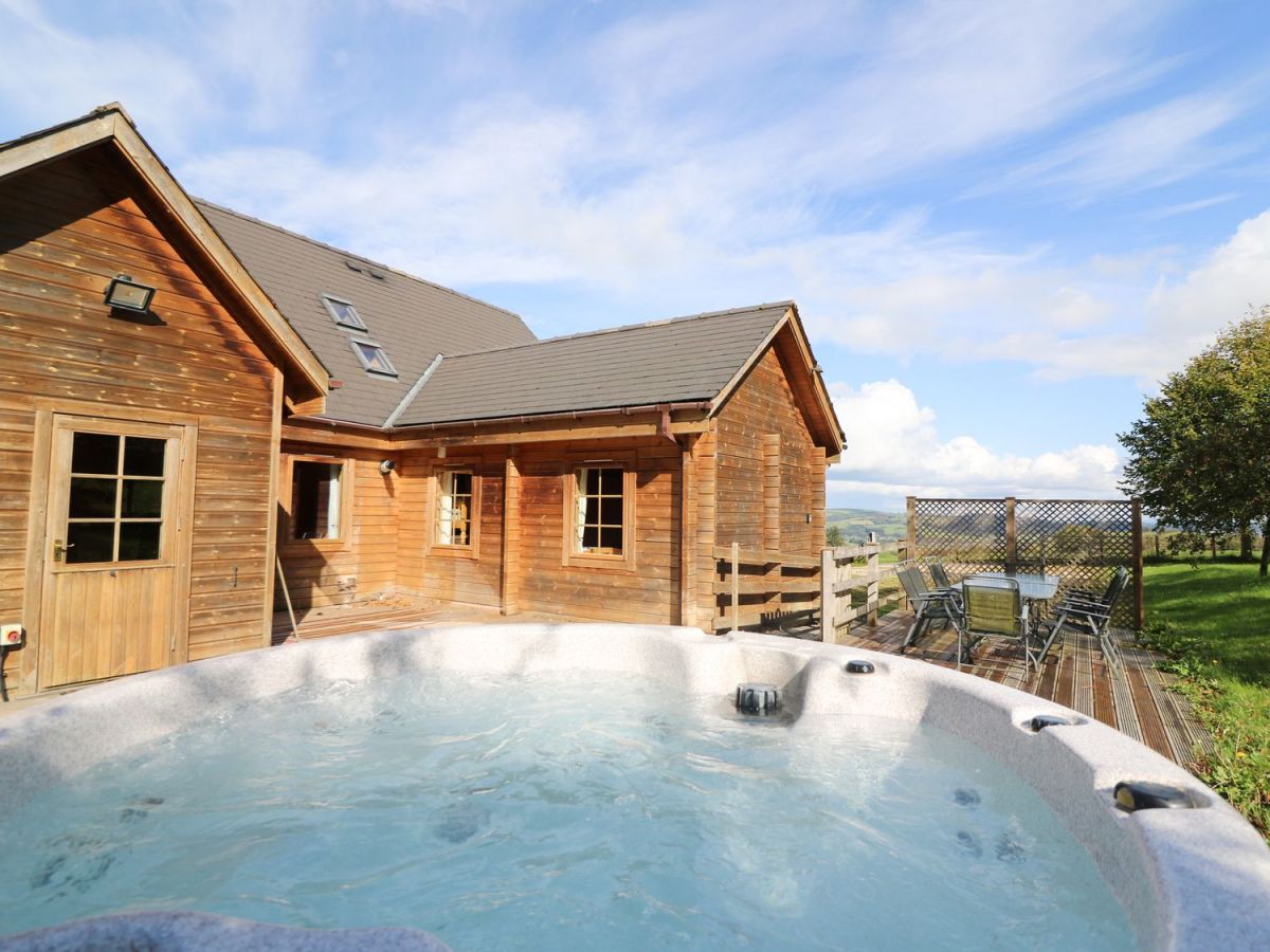 Hedgehogs View - Rhayader, Powys | Self Catering Holiday Lodges
